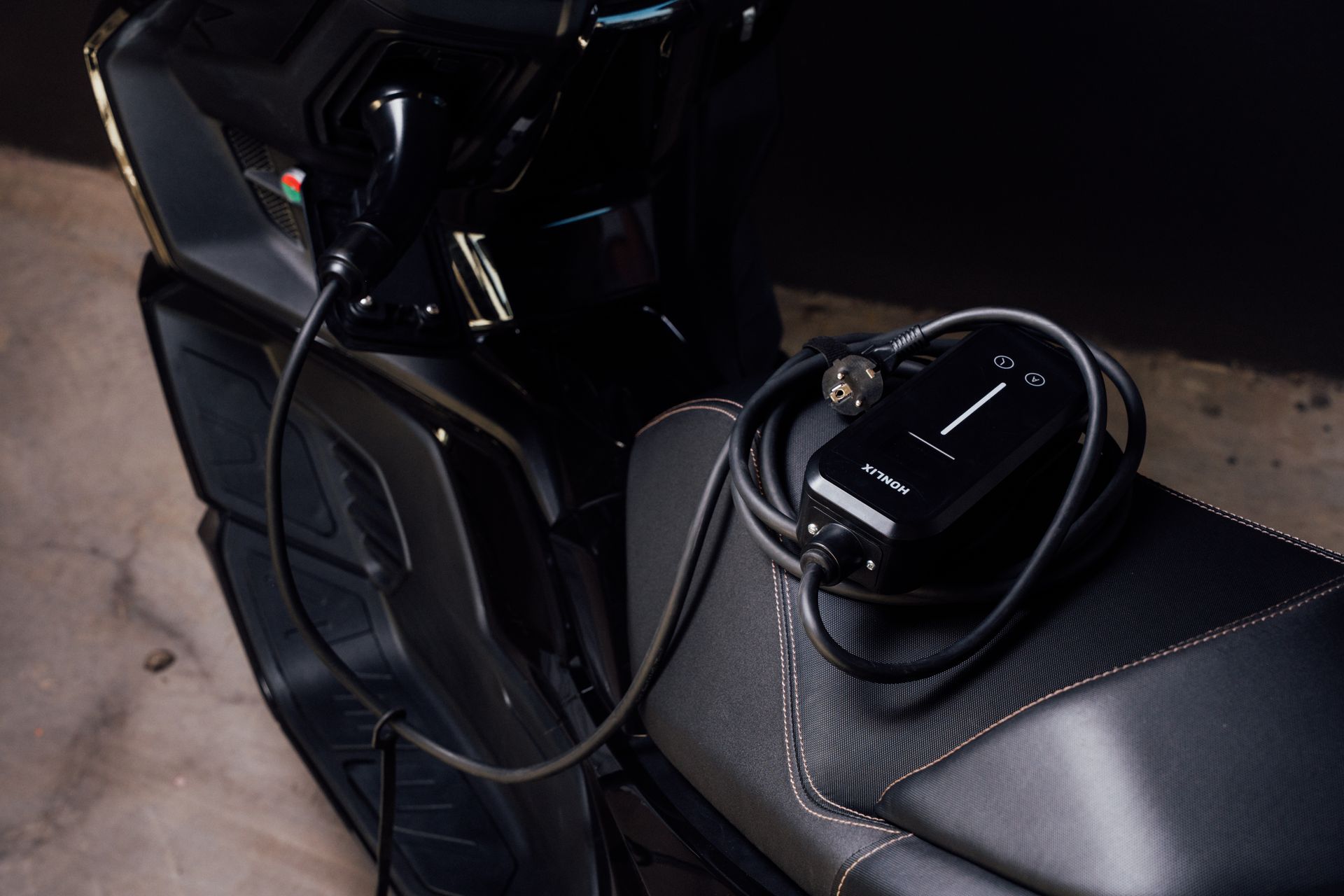 EON. El Maxiscooter eléctrico de VELCA